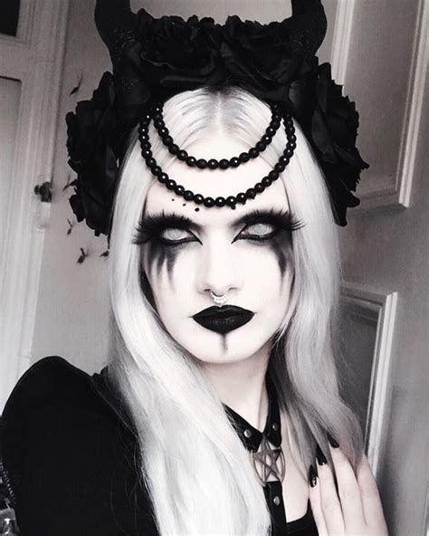 Dark Photography Female Models And Photosets Fantasy Photo Fanart Witches Demons Vampires