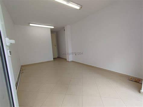 Под наем офис в Центъра на гр Бургас Магазин Офис Кабинет Салон за красота 15 кв м Партер