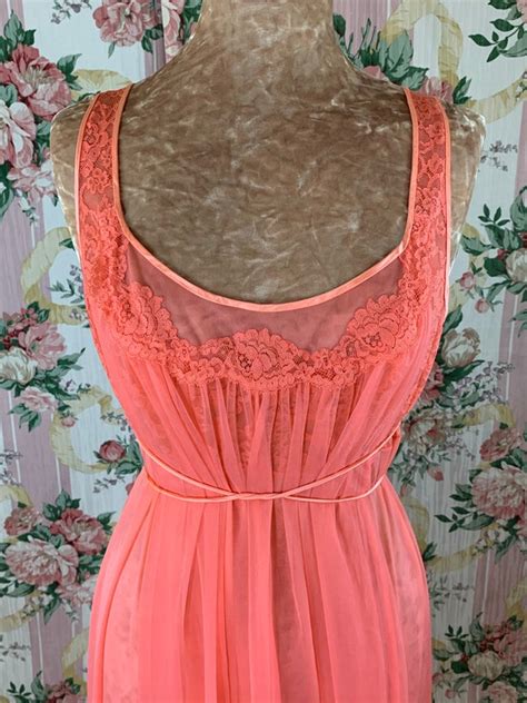 Vanity Fair Nightgown New Gem