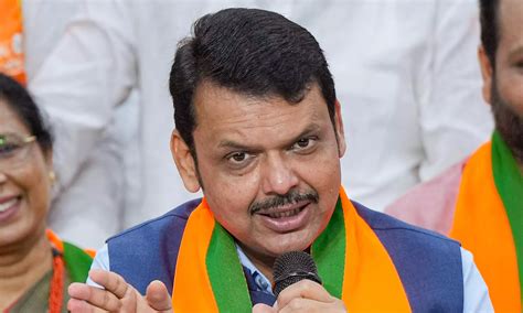 Baba Siddique Murder Case Mla Son Zeeshan Meets Fadnavis