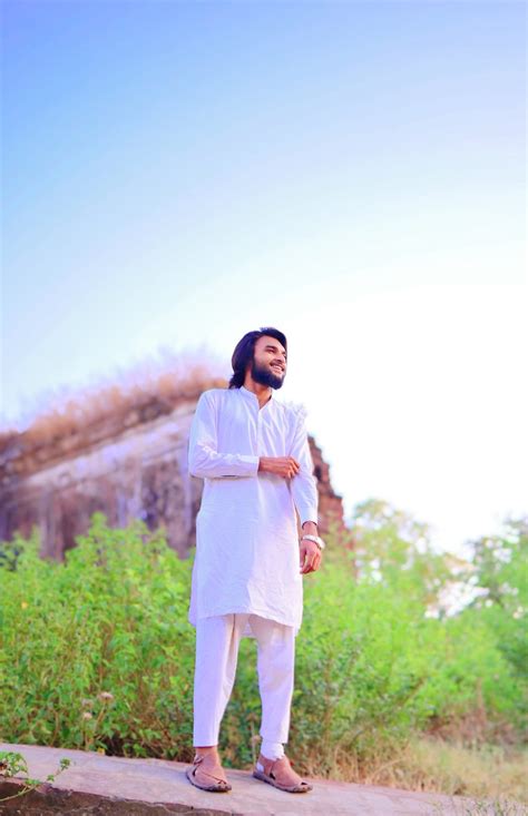 ‏دیکھ لی تیری ایمان داری اے دل تو میرا اور تجھے فکر کسی اور کی ♥🥰 🙂🥀