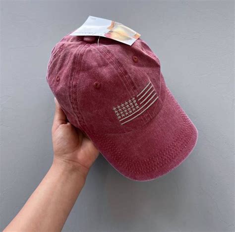 کلاه کپ جین شسته زرشکی ژیکان