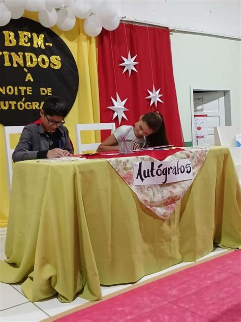 Noite De Autógrafos Na Escola Rodolfo Berti Primeira PÁgina Sc