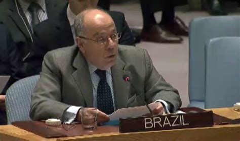 Ex chanceler Mauro Vieira é cotado para assumir Itamaraty no governo