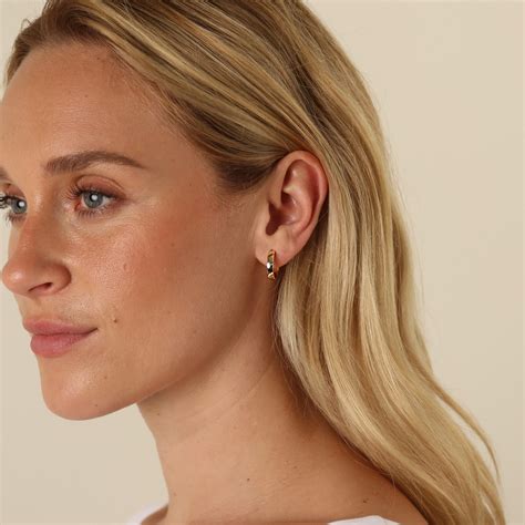 Lara Small Ring Earring Plain G