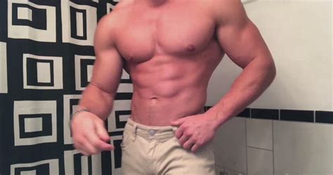 Flexing Muscle Hunk Brody Thisvid Com