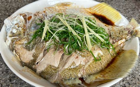 白鲳见多了鸡笼鲳你们有没有吃过清蒸三斤重的鸡笼鲳味道鲜甜 美食一线陈仔 美食一线陈仔 哔哩哔哩视频