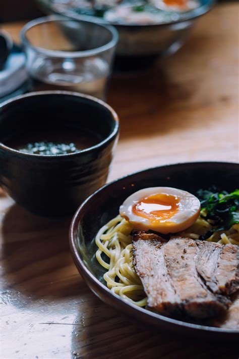 Flavorful Scallions 계란 고명 국수 국수 그릇 라면 맛있는 맛있는 식사 먹음직스러운 미식가