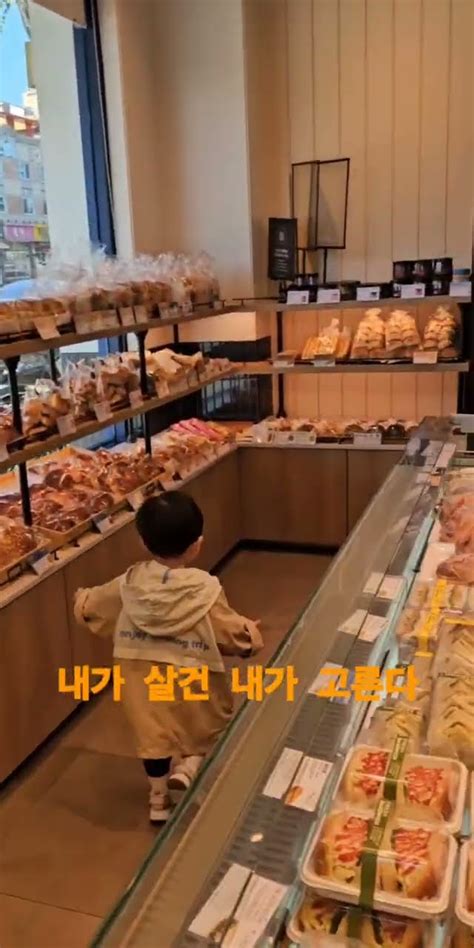뽀로로 빵 을 향한 발걸음ㅋㅋㅋ 22개월아기 맞니 기억력 좋아 Youtube