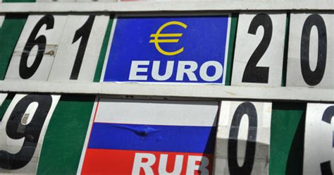 Curs valutar februarie Cât valorează un euro și un dolar