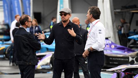 Literally Just 8 Photos Of Leonardo Dicaprio And His Hot Dad Bod Out In