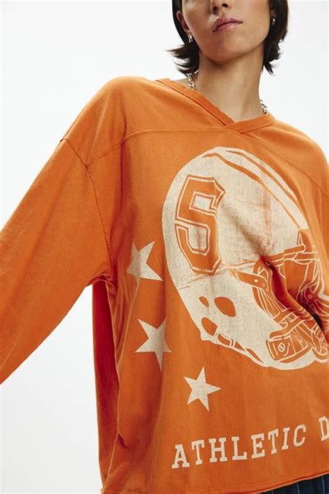 여성 그래픽 티셔츠 어반 아웃피터스 한국 공식 스토어 라이프스타일 편집샵 여성 의류 남성 의류 홈 라이프 스타일 음반 및 사진용품 티셔츠 그래픽