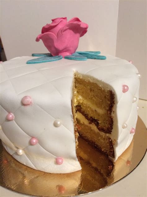 Gâteau Moelleux à la vanille crème au beurre C est de la tarte