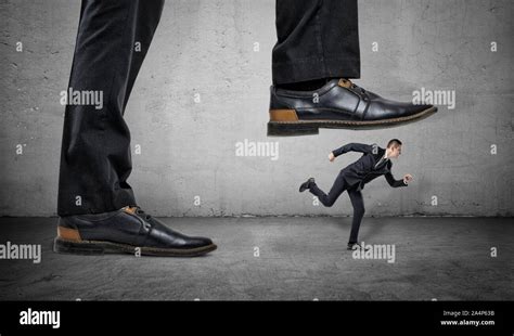 Man Running Scared Hi Res Stock Photography And Images Alamy