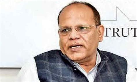 Telangana Cs Somesh Kumar Asks District Collectors To Be Alert In View
