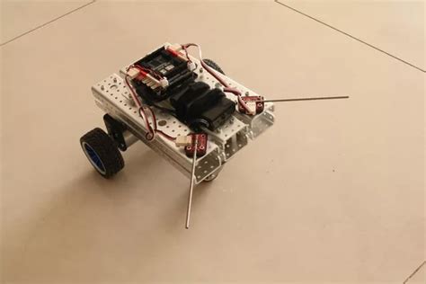 小型双轮差速底盘实现触须避障功能 Diy作品展示区 极客工坊 Powered By Discuz
