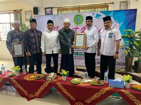 2 Sertifikat Merek Kepada Pondok Pesantren Sunan Drajat Lamongan