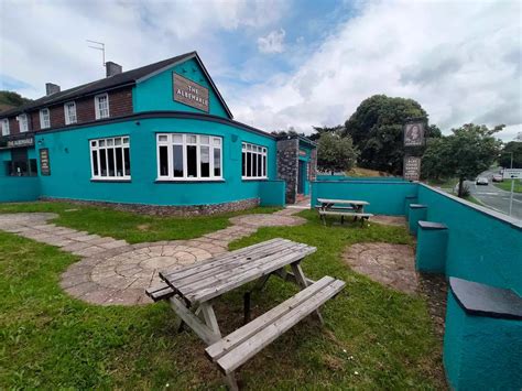 Royal Navy Chef Takes On Plymouths Albemarle Pub With Her Wife