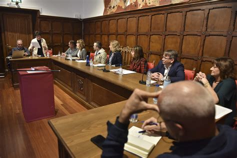 Fotos Del Pleno De La Moción De Censura De Biescas Imágenes