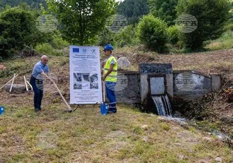Монтират специални сонди за автоматично измерване на физико химичните показатели в пробите от