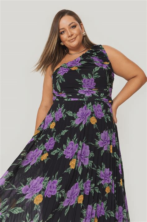 Vestido Plissado Midi Plus Size