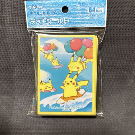 なみのりピカチュウ そらをとぶピカチュウ スリーブ デッキシールド メルカリ