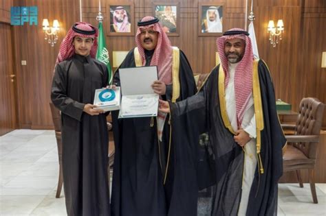 أمير حائل يكرم الطلاب الفائزين في مسابقات التراث الثقافي جريدة المدينة