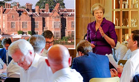 Brexit News Mays 12 Point Plan And What Was Agreed At Chequers