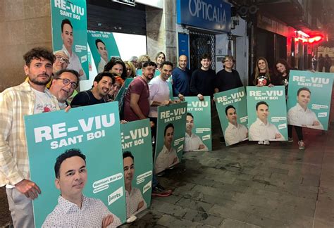 La Penjada De Cartells Dona El Tret D Inici A La Campanya Electoral De