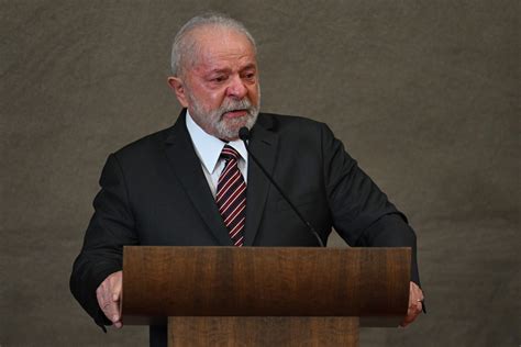 Lula Chora E Diz Que Povo Reconquistou Direito De Viver Em Democracia