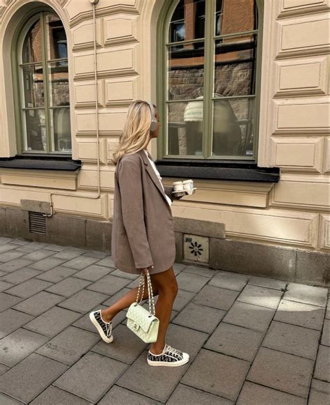 Pin Tillagd Av Tamara J På Style I 2024 Outfit Idéer Sommaroutfits