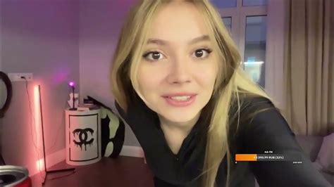УФФ ОГРОМНЫЕ БУБСЫ НА СТРИМЕ Youtube
