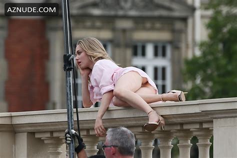 Amanda Seyfried Upskirt On The Set Of A Photoshoot In Paris AZNude