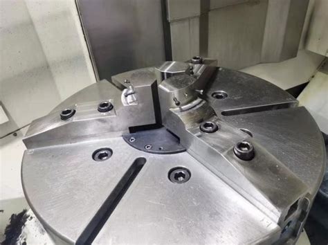 China Customized Three Jaw Hydraulic Self Centering Chuck Manufacturers