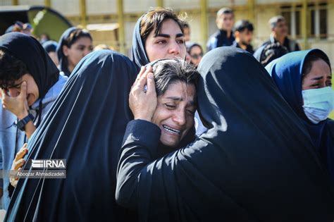 خبرآنلاین تصاویر گریه‌های جانسوز دختران جوان در مراسم تشییع ملیکا