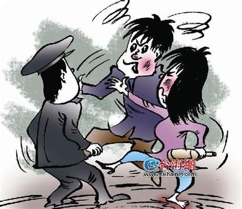 不满男友外出喝酒女子酒后闹自杀 民警赶来却遭遇暴力 社会 东南网厦门频道