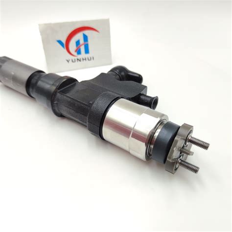 Common Rail Injector 095000 1520 Fuel Injector For Lsuzu 4hk1 6hk1
