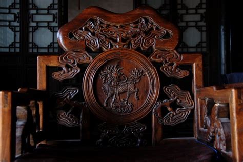 古宅中的老木椅椅背特写照高清图片下载 红动中国