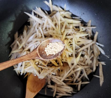아삭하고 짭짤한 맛이 좋은 백종원 우엉조림 만들기