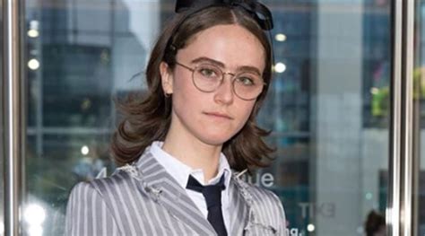 What Kamala Harris Stepdaughter Ella Emhoff Thinks About Being A Fashion ‘icon Fashion News