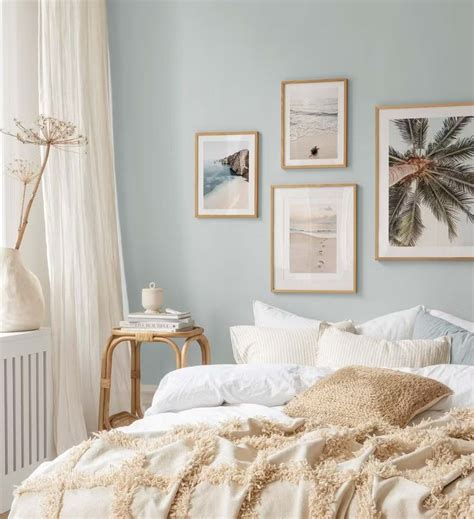 Pared de la galería tropical con un ambiente de verano con marcos de