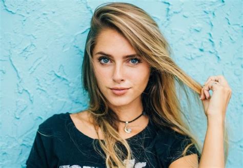 Emily Zeck Biography 5 Quick Facts You Need To Know Networth Height