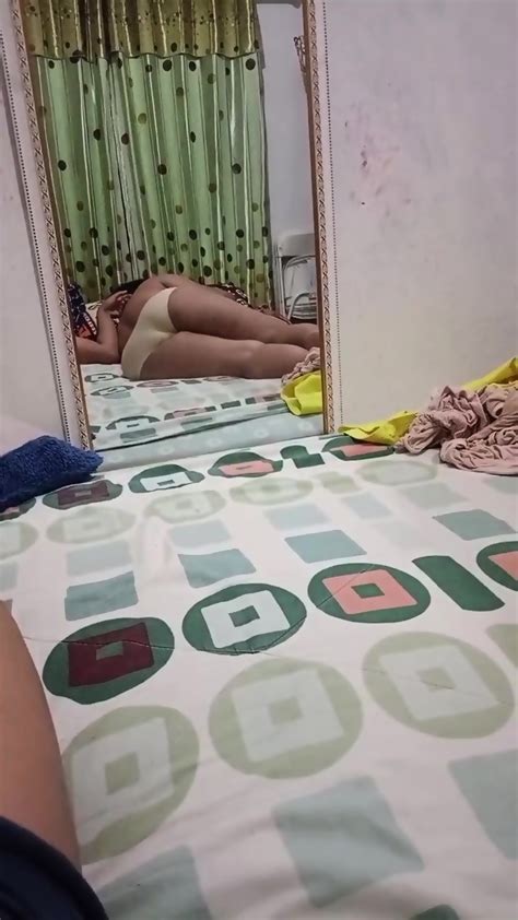 MARLBOROQUEENSEX NGELONIN BINI TIDUR CUMA PAKAI CANGCUT DOANK