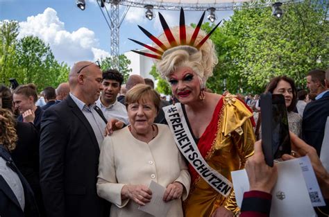Alemania celebra los 75 años de su Constitución y la democracia