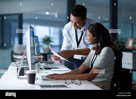 Un Service Client Sur Lequel Vous Pouvez Compter Photo Dun Jeune