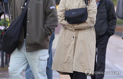 손이 시려워 연합뉴스
