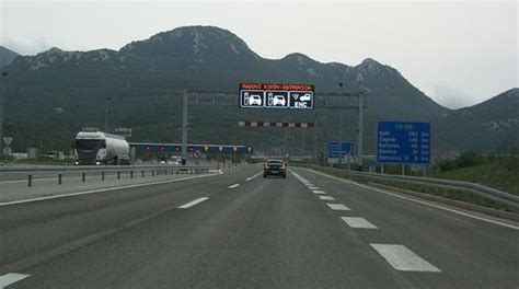 Kod Naplatne Postaje Kikovica Policija Zatekla Dvojicu Za Kojima Je
