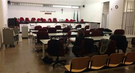 Sesso Con Una 13enne E Risse Tra Baby Gang Torna Dalla Vacanza In