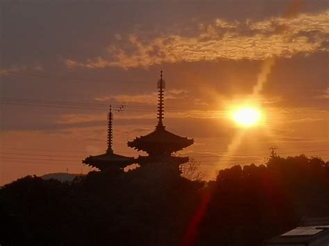 【ゆく秋の大和の国の薬師寺の塔の上なるひとひらの雲】徹底解説‼︎意味や表現方法•句切れ•鑑賞文など 短歌の教科書｜短歌の作り方・有名短歌の