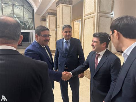 وزير التجارة يصل باكو على رأس وفد استثماري لبحث تعزيز التعاون الاقتصادي